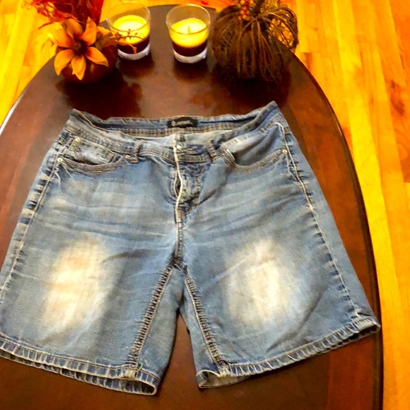 Signature Studio | Shorts | Womens Signature Studio Jean Shorts | Poshmark